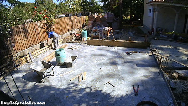 How to Pour a Foundation and Slab for a Garage